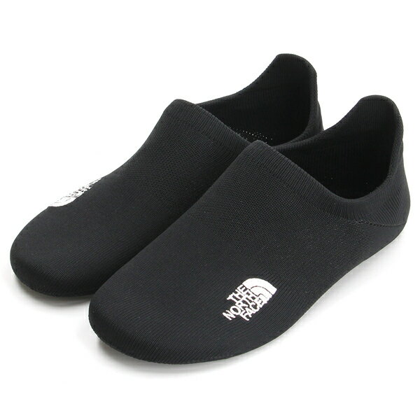 [型番:NN82370]トラベルシーンやキャンプなど多様なシーンで活躍するルームソックスです。スリッパとソックスを融合したような立体的フォルムで、素足でもソックスを履いた状態でもゆとりを持って快適に履けます。足裏には滑り止めのシリコンプリン...