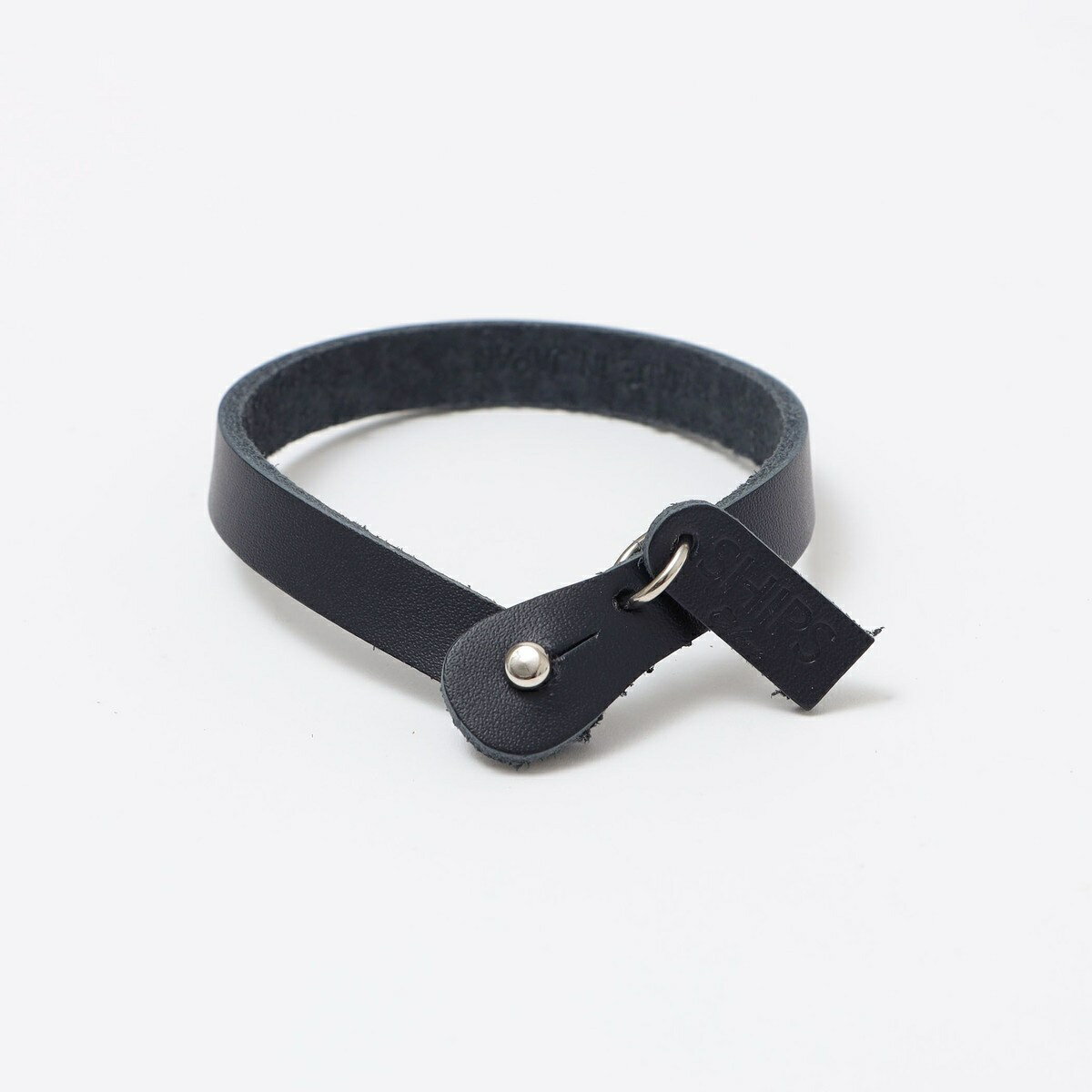 [型番：219300001]■25SS■牛革を使用した日本製のレザーブレスレット。ベーシックなカラーや鮮やかなカラーなど、豊富なカラーバリエーションでご用意。腕を出す機会の多い、暑い季節のコーディネートにもおすすめです。※末永く愛用頂く為に...