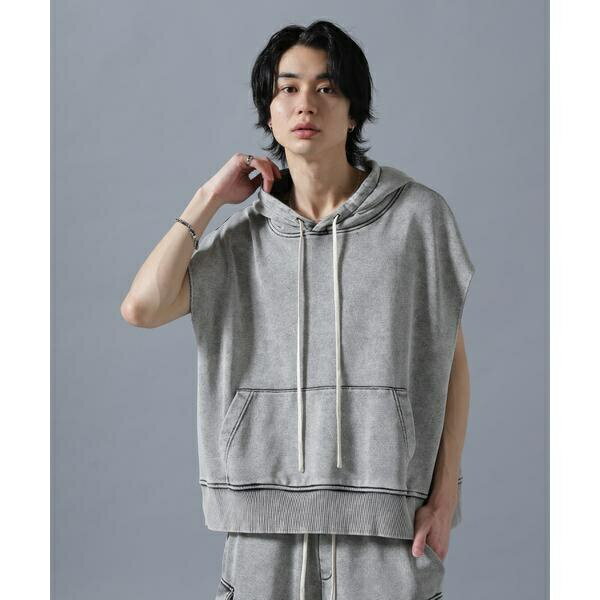 [型番：7845137213]DankeSchonトレンド感抜群のノースリーブフーディ。身幅にゆとりを持たせ、短丈で設定する事で一枚でこなれた雰囲気に仕上がってます。フードから垂れるドローストリングスをダストカラーで仕上げ長くする事でコーデ...