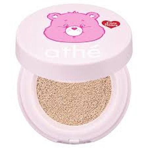 [型番:8809926417075]【韓国コスメ 正規品】ケアベアコラボ！持ち歩きしやすいかわいいミニサイズ?ウォーターエッセンス60％を配合した、ツヤ肌を演出するクッションファンデーション。クリアに輝くプリズムとなめらかに広がるグレーズで...