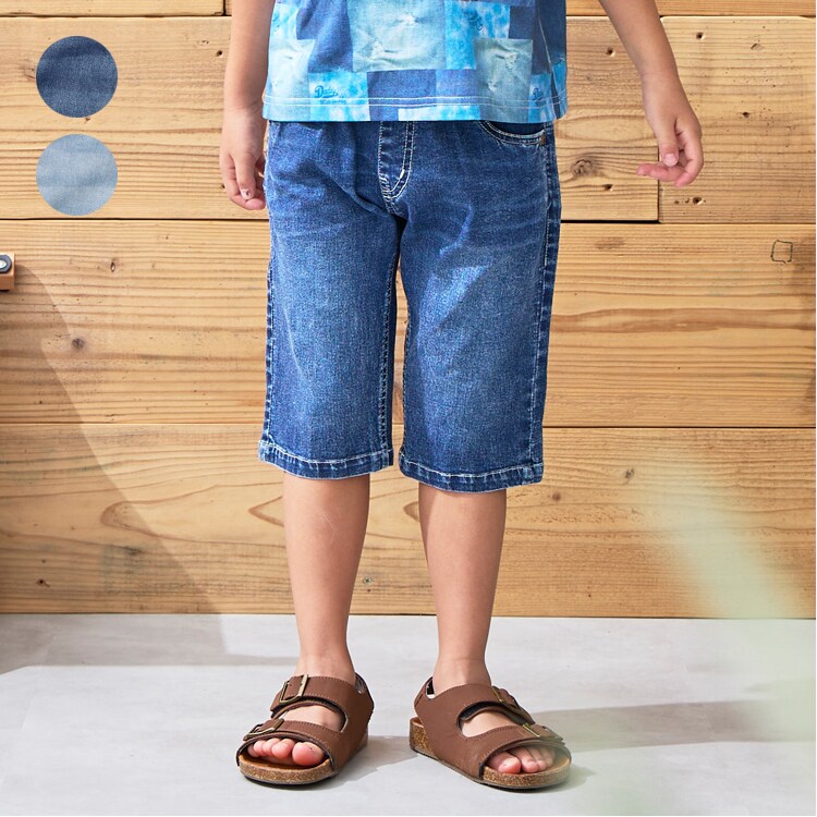 [型番:V35102]ストレッチデニムの膝が隠れるくらいの6分丈ハーフパンツ。毎シーズン人気のアイテムです。すっきりとしたやや細身のシルエット。ブラスト、ヒゲ加工が効いたシンプルで履きやすい万能アイテム。同じデザインのスクールサイズ（140...