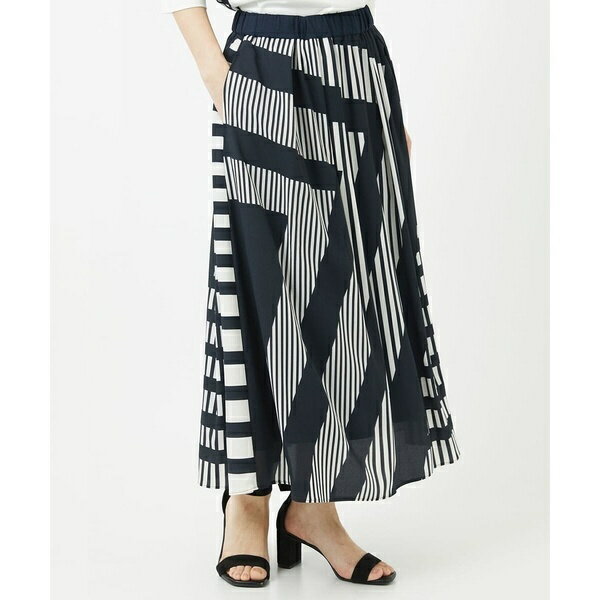 [型番：PHHGA18360][ジョルジュ・レッシュ 小さいサイズ]大胆な幾何プリント柄がアクセントになる着映えスカート■デザイングラフィカルなパターンとソフトな風合いの生地をストレートに活かしたタックフレアスカートです。両サイドにポケット...