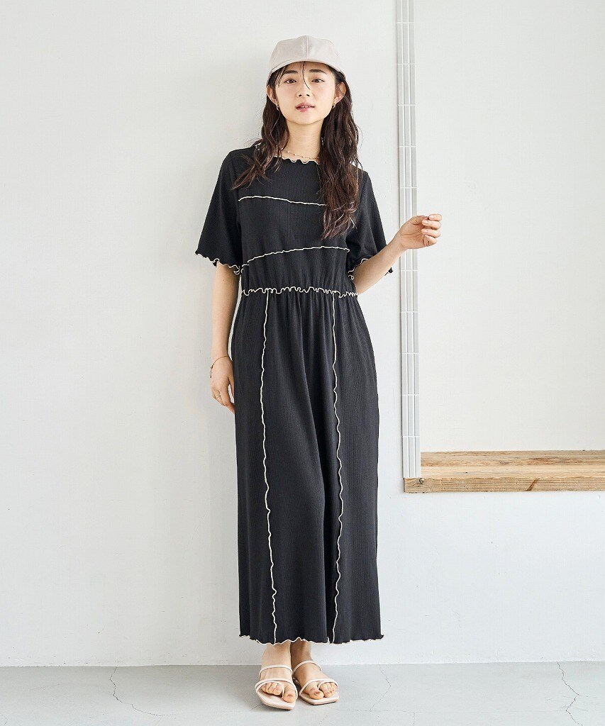 [型番:587111-73]配色メロウと立体感のあるデザインシームが、『一枚で可愛い』を叶えるロングワンピース。【デザイン】伸縮性のあるリブ素材で、リラクシーな着心地ながら、印象的なディテールが大人の可愛さを引き立てます。縦ラインを強調する...