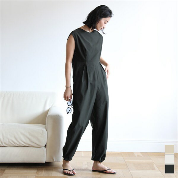 すっきりとしたIラインシルエットでハンサムにスタイルアップが叶うオールインワンラッシュガード。撥水仕様なので雨の日やレジャーやアウトドアなど様々なシーンでおしゃれに活躍◎◆DETAIL・ワイドショルダーデザインなので肩幅の華奢見せを叶えます...