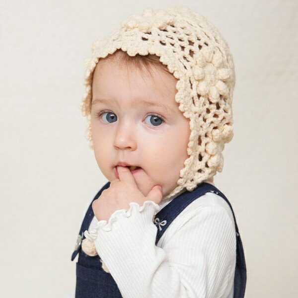 [型番：04-5465-611]お花のモチーフが可愛いベビーニットボンネット♪■商品ポイント・透かし編みがおしゃれ・暖かみのあるアイボリーカラーでコーディネートにも合わせやすいです・ギフトのプラスワンにおすすめのアイテムです♪■サイズ展開（...