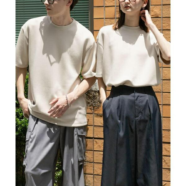 [型番：AAA5-11C102]D.NAVY， L.GRAYはWEB限定カラーです。何枚あっても嬉しいシンプルなデザインのTシャツ〇レギュラーサイズで幅広いスタイリングに役立つ〇ハリ感ときれいな表面感が特徴〇高級感のある、艶と触り心地が魅力...