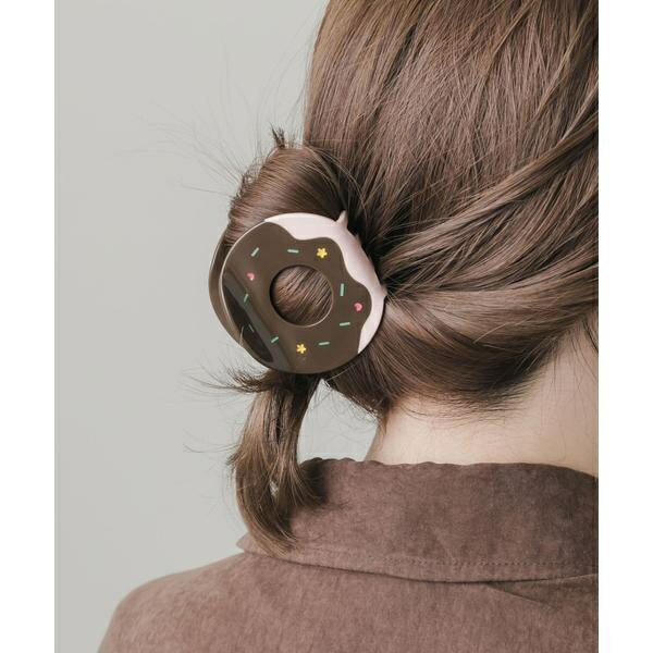 [型番：SMA6-2RF020]【ドーナツモチーフが新鮮＆キュート】●思わず目を引くドーナツモチーフ●ヘアアレンジに遊び心をプラス●身に着けるだけで気分あがるキュートなデザイン美味しそうなドーナツモチーフが可愛らしいヘアクリップ。ヘアアレン...