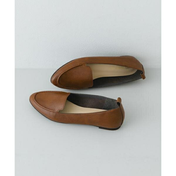 [型番：XXA6-2HU0201]このアイテムはWEB限定商品です。幅広いシーンで活躍するフラットシューズ肌触り、履き心地共に柔らかなスリッポン。刺繍もシンプルな為、デニムなどのカジュアルスタイルでも、スカートできれいめにも合わせていただけ...