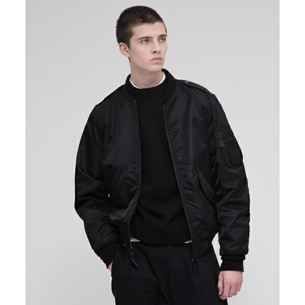 [型番：7835952032]・コマーシャル（民間向け）用に生産されたL-2B・表地はヘビーナイロンツイルを使用・裏地はポリエステルを使用・ベーシックなサイズ感【L-2B】デザイン的にはMA-1を踏襲しているが中綿はなく、ライトゾーン用のフ...