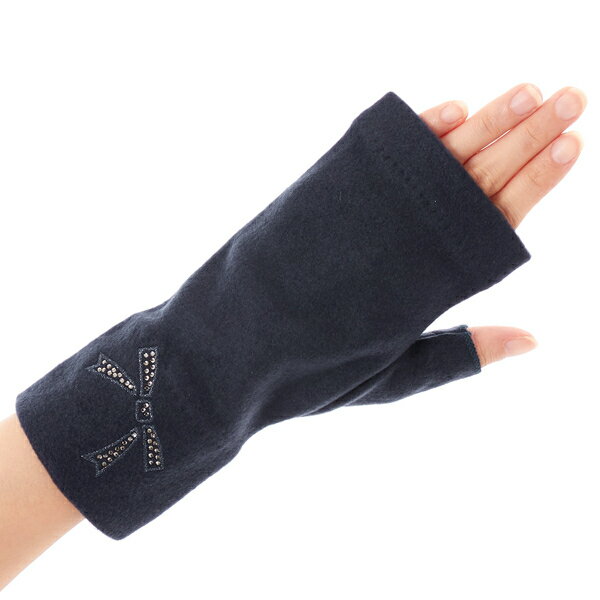 [型番:5131LA3842171]リボンの刺繍にラインストーンを付けた大人の可愛らしいデザインです。指先が自由になるフィンガーフリータイプ。■カラー：ネイビーサイズ全長手囲い＊＊20．518．0※(　)で表記されている数字はヌードサイズで...