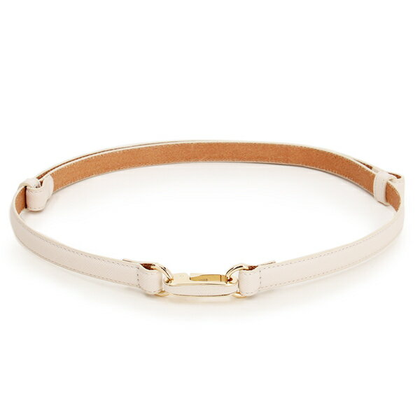 [型番:5592536640196]バックルはワンタッチ装着、デザインはシャープな印象のベルトです。帯は15mmの細い幅となっており、ワンピースなどのウエストを引き締めるアイテムとして最適です。サイズ調整はスライドタイプですので簡単な仕様と...