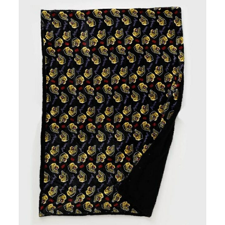 [型番：7CKP5306-2025]浮世絵から飛び出てきたような、大胆な虎、うさぎが目を惹くブランケット。表は滑らかな肌触り、裏はふんわりとしたボア素材。2枚合わせのため保温性抜群です。広げてひざ掛けに、ポケットにしまい込むと座布団としてお...