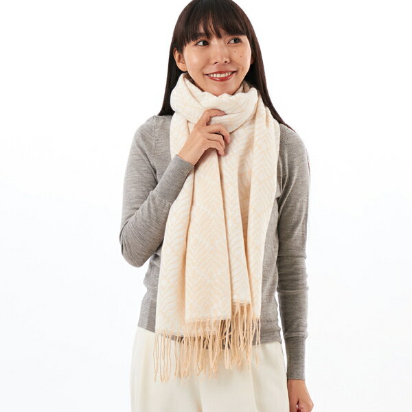 [型番:23556]リーフ柄ジャガードストールきれいめリーフ柄ジャガードストール　大判なのでさっと羽織ってもお使いいただけますカシミヤタッチ■カラー：アイボリー、ブラック、ライトブルー約66*178+10/10cm※(　)で表記されている数...