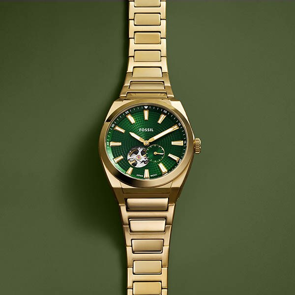 [型番:ME3276]エフォートレスなスタイルが魅力のEVERETTオートマティック。ゴールドトーンのステンレススチールがスポーティなこのウォッチは、カジュアルなクールさと上品で洗練されたバランスを保っています。42mm径のステンレススチー...