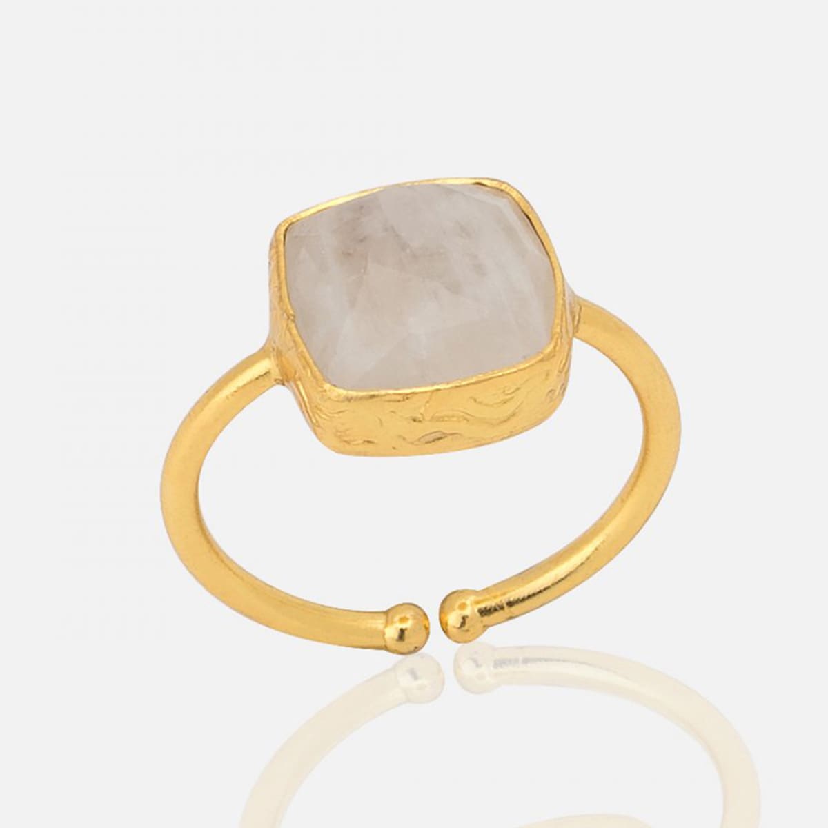 [型番:MG080052]スクエアのシンプルな天然石リング。フリーサイズなのでどの指にも使えるデザインです。長くお使いいただけるように特殊技術によりコーティングしております。【MUGETTA】イスタンブールの職人がひとつひとつ丁寧にハンドメ...