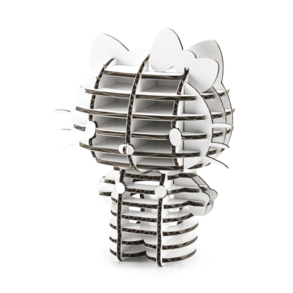 [型番:HelloKitty]ダンボールを材料にしたハローキティの組み立てキットです。サンリオキャラクターの可愛らしさをFLATSの作法をもって丁寧に表現しました。FLATSの精緻な造形と個性溢れる、ハローキティお楽しみ下さい。■カラー：白...