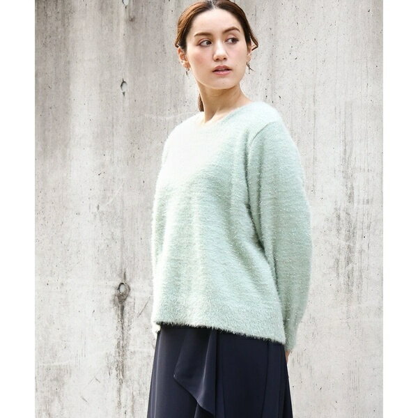 [型番：OLFBD17099]◆シーズンムードを纏うキラキラニット◆ 【デザイン】 キラキラなラメ感が大人かわいいシャギーラメニット。 ネック回りはスッキリ見えするVネック仕様で柔らかな雰囲気に。 トレンドのアイシーカラーの二色展開です。 ...