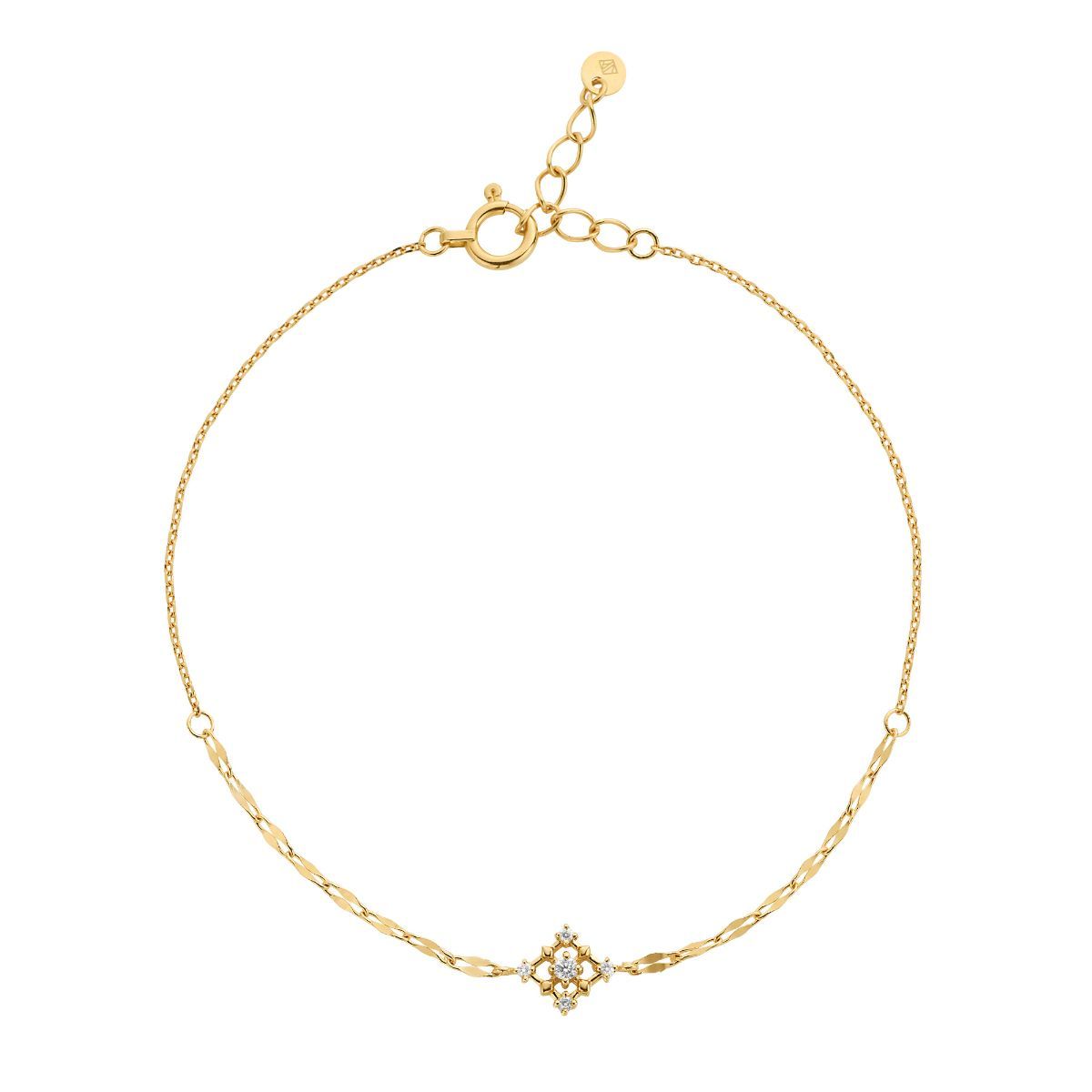 [型番:GGVB0021LSDI]繊細に光り輝くエクラレースシリーズ。星のきらめきのようなロマンチックなブレスレット。レースのように繊細な印象を醸し出し、ちりばめられたダイヤモンドがきらめきます。花びらのようなペタルチェーンが煌めきを放ち、...