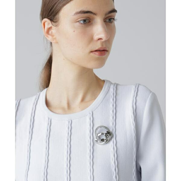 [型番：5316190130]小ぶりながら存在感のあるタングルブローチリングが絡み合ったようなベースにブラックダイアモンドカラーのカットガラスパーツをあしらった小ぶりながら立体感のある華やかなブローチです。※この商品は、ブラックのみ の1色...