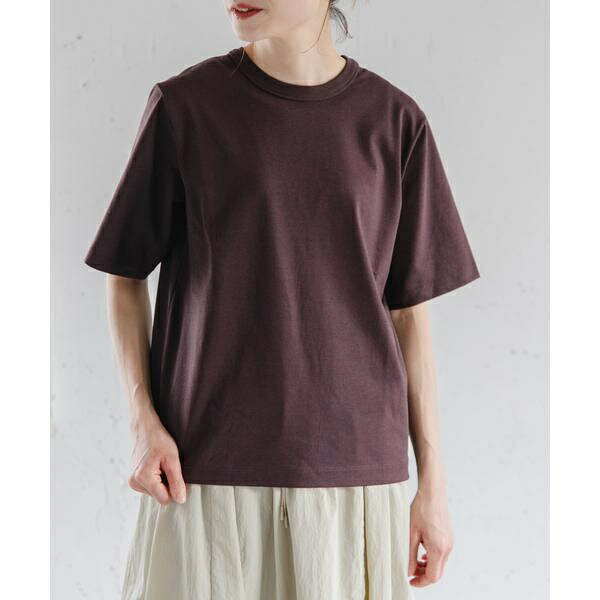 [型番：DF26230-2010236]シンプルベーシックを追求したTシャツをご用意。綿100％のさらっとしたタッチの生地が暑苦しくなく、シルエットも大きくしすぎない、絶妙に一枚でも洒落感が出るように仕上げています。定番でカラー違いで持って...