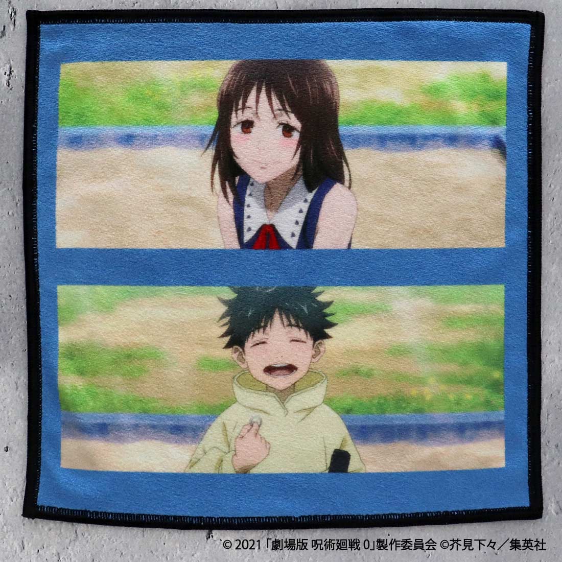 [型番:0020480001]繋がりの強いキャラクターで、キャラクターと時間の対比を両面プリントで表現したアイテムです。マイクロファイバーを使用しているので、手を拭くのはもちろん、スマホやメガネなどを拭くのにも便利な一枚です。■カラー：マル...