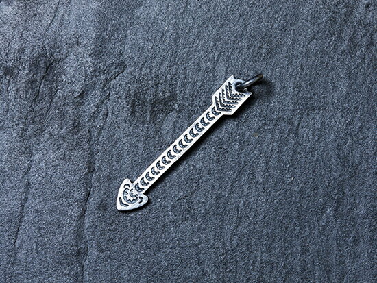 ●送料、お支払方法の詳細はコチラから！！ ●FIRST ARROWS(ファーストアローズ)の商品一覧はコチラ！！ ●当店のトップページはコチラから！！ 　●商品説明 ●商品名 ファーストアローズ V・F・S・W アロースタンプ(Sサイズ) ...