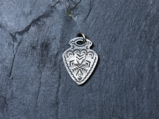 ●送料、お支払方法の詳細はコチラから！！ ●FIRST ARROWS(ファーストアローズ)の商品一覧はコチラ！！ ●当店のトップページはコチラから！！ 　●商品説明 ●商品名 ファーストアローズ V・F・S・W アローヘッド 送料無料 代引...