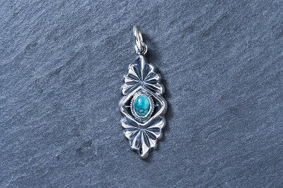 ●FIRST ARROW'S(ファーストアローズ)の商品一覧はコチラ！！ ●当店のトップページはコチラから！！ 　●商品説明 ●商品名 ファーストアローズ ターコイズ付 スターサンドキャスト ペンダントトップ(Lサイズ) 送料無料 代引き手...