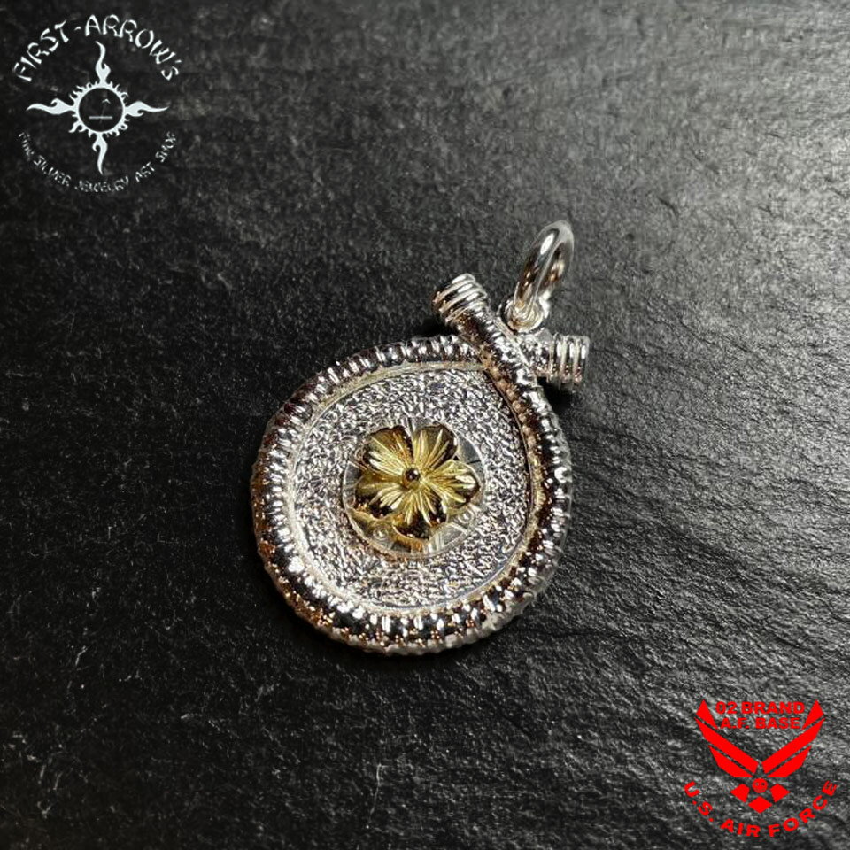 ●FIRST ARROW'S(ファーストアローズ)の商品一覧はコチラ！！ ●当店のトップページはコチラから！！ 　●商品説明 ●商品名 ファーストアローズ K18フラワー付 ブランチメタル Mサイズ ペンダントトップ p-802 ●キーワー...