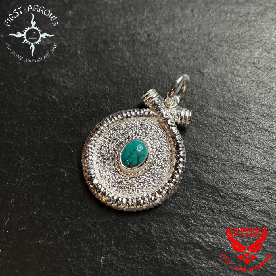 ●FIRST ARROW'S(ファーストアローズ)の商品一覧はコチラ！！ ●当店のトップページはコチラから！！ 　●商品説明 ●商品名 ファーストアローズ ターコイズ付 ブランチメタル Mサイズ ペンダントトップ p-803 ●キーワード ...