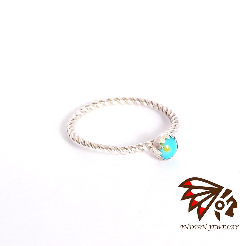 商品詳細 商品名 【INDIAN JEWELRY インディアンジュエリー】Navajo twist wire ring Melanie Bitsie ナバホ ツイストワイヤーリング メラニー・ビッツィー作 商品説明 ネイティブアメリカンNa...