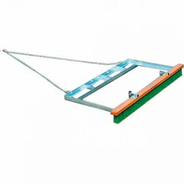 こちらの商品はメーカーより直送となる場合がございます。本製品は車牽引用です。※レーキ部・ブラシ部などの消耗部品は交換可能です。お問い合わせください。材質:ブラシ/PVC、フレーム/スチールサイズ:幅180cm×長さ95cm×高さ20cm、チ...