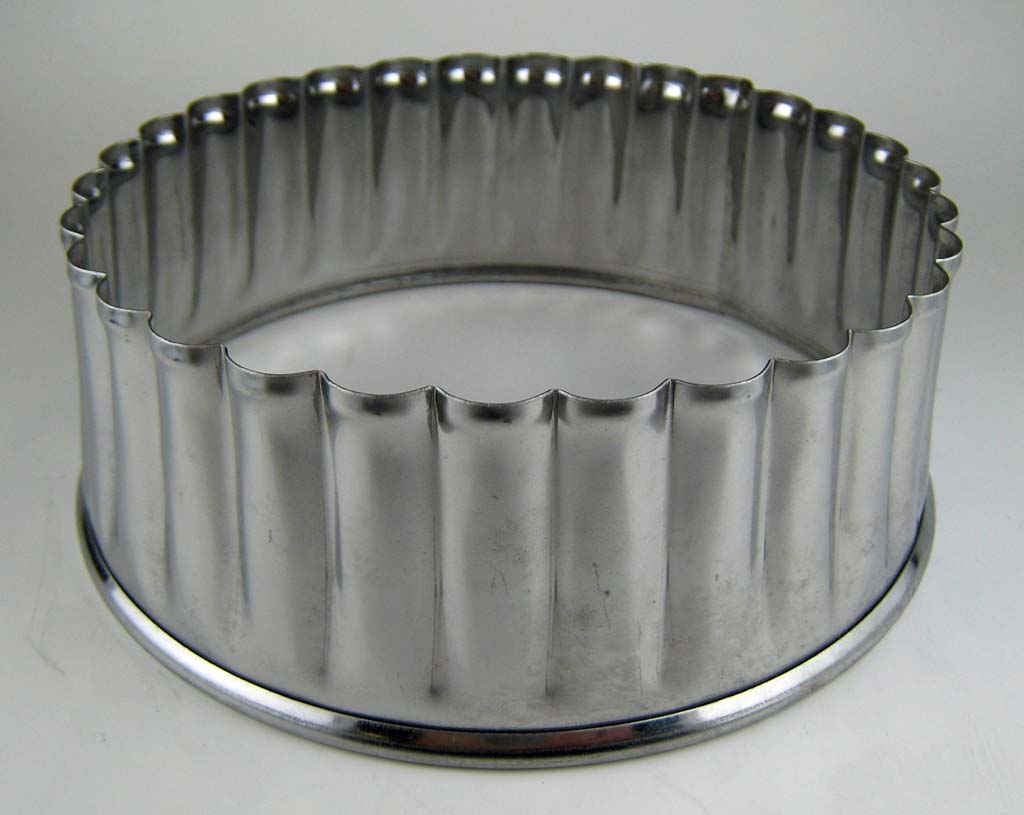 ●サイズ高さ：H45(mm)●内寸φ135(mm)●重量：99g●材質18-0ステンレス※商品画像はメーカー提供の代表画像を使用しております。複数掲載の画像でも、単品販売の場合がございます。サイズ・カラー・型番・付属品等は商品名・商品説明欄...