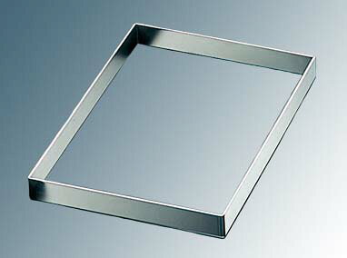 ●サイズ480×340×H35(mm)●重量：1.315kg●板厚：3.0(mm)●材質18-8ステンレス※商品画像はメーカー提供の代表画像を使用しております。複数掲載の画像でも、単品販売の場合がございます。サイズ・カラー・型番・付属品等は...