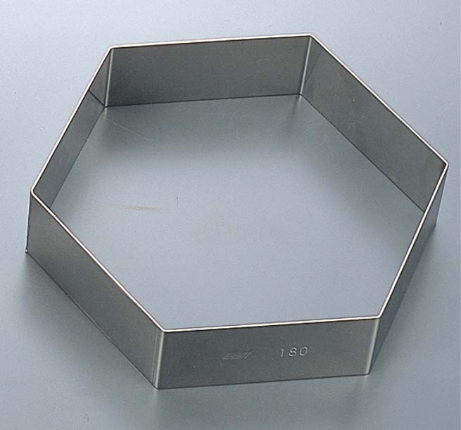 ●サイズ260×H40(mm)●板厚：0.9(mm)●材質18-8ステンレス●アルゴン溶接。リングに継ぎ目が無く、出来上がった食品に跡が付きません。ムース等に最適です。※商品画像はメーカー提供の代表画像を使用しております。複数掲載の画像でも...