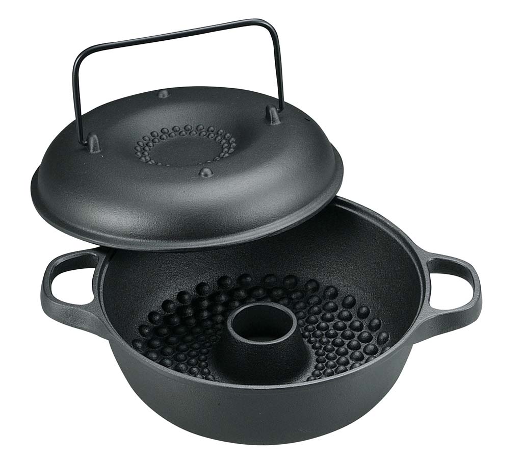 ●型番：CA-36●サイズφ240×H140(mm)●重量：5.2kg●鍋底の突起が石の役目を果し、中央の煙突から熱風が芋と鍋肌のすき間にまんべんなく行き渡ります。※商品画像はメーカー提供の代表画像を使用しております。複数掲載の画像でも、単...