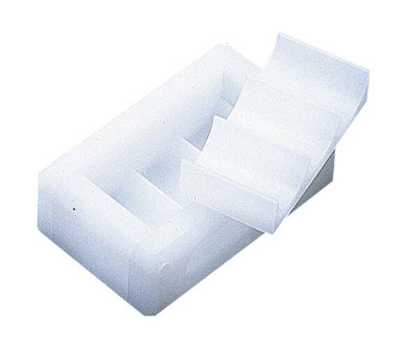 ●サイズ157×102×54(mm)出来上がり：φ35×H60(mm)●材質高圧ポリエチレン(突起除く)●耐熱・耐冷温度：90℃●米飯：60g※商品画像はメーカー提供の代表画像を使用しております。複数掲載の画像でも、単品販売の場合がございま...