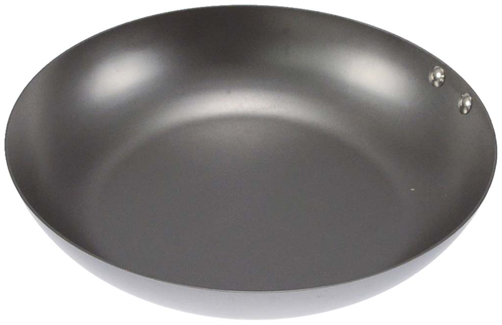 ●型番：C101-005●サイズ24cm底径：155(mm)●内寸深さ：45(mm)●重量：0.6kg●板厚：1.6(mm)●材質本体：鉄(冷間圧延磨き鋼板)本体の表面仕上げ：特殊熱処理(窒化鉄)●電磁調理器：200V●オーブン：対応●ココ...