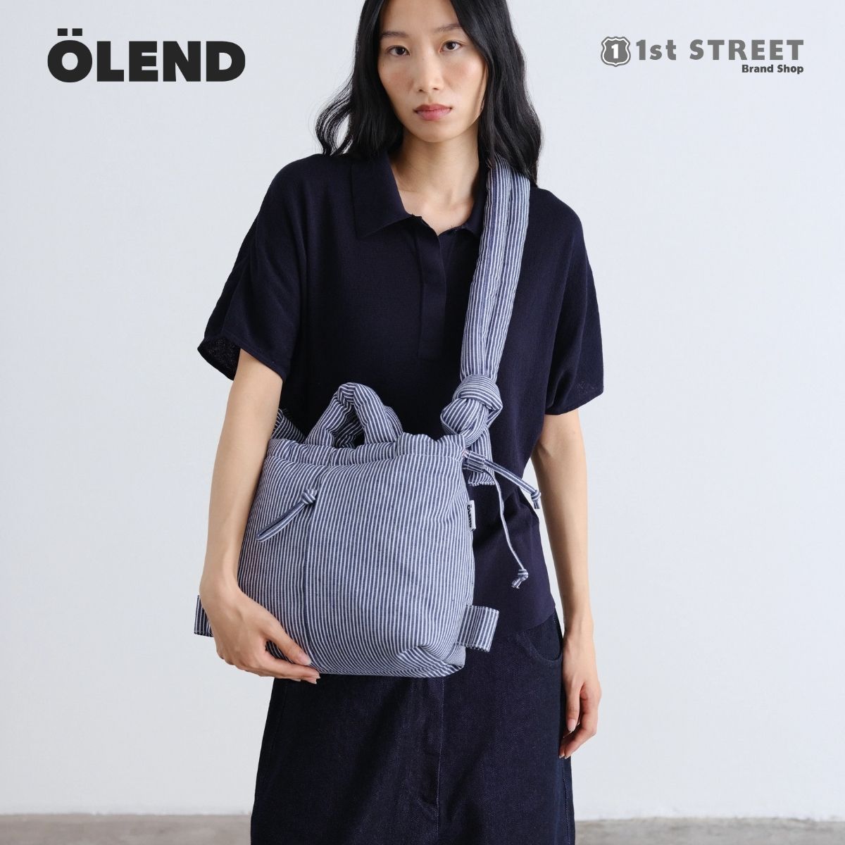 「COMPACT ONA SOFT BAG」 ONA SOFT BAGのコンパクトサイズ。14インチのラップトップが収納できます。 ハンドバッグ・ショルダーバッグ・バックパックの3way仕様。100％コットン製。軽量・パッド入りで快適な使い...