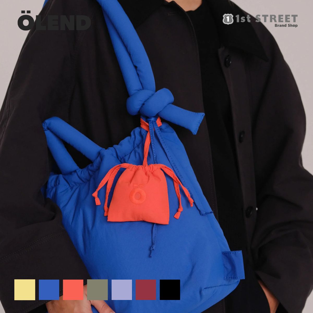 ブランドのアイコンバッグ「ONA SOFT BAG」モチーフのミニポーチ。パッド入りでやわらかく、かわいくて機能的。コンパクトなサイズにもかかわらず、AirPods、キー、コイン、カード、口紅などの必需品を入れることができます。 DETAI...