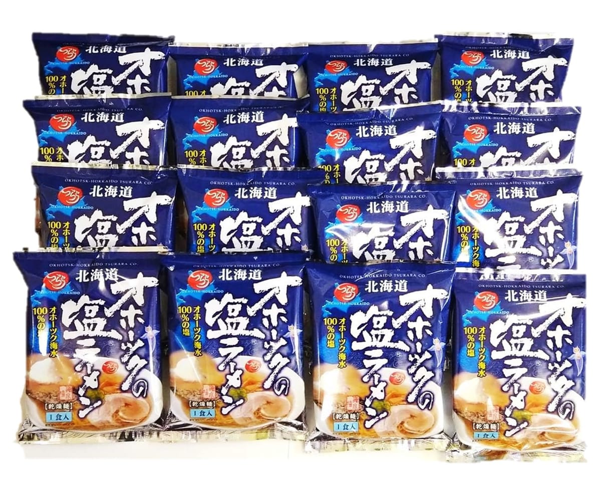 自社製"オホーツクの塩"をスープと麺に使い、 麺は三日間かけ低温熟成乾燥（三夜干し）しております。 ここでまた麺の旨味が凝縮されます。 吟味を重ねて答えを出した極上の一品です。