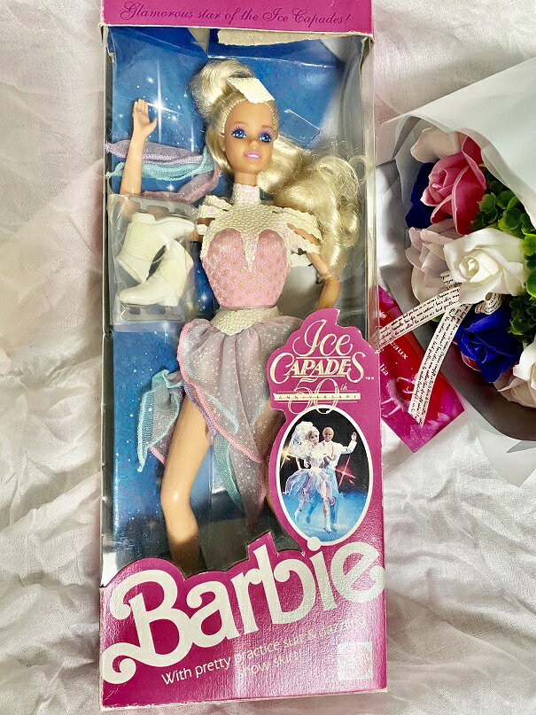 ICE CAPDES 50　フィギュアスケーター　バービー人形　　 　　　輸入古い商品　の為　箱の痛みはありますが　価値ある 　フィギュアスケーター　バービー人形　　コレクションに　プレゼントに 　（簡単　プレゼントラッピングはさせていただ...