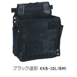 【商品特長】 ・ハードワークに耐える抜群の丈夫さ！ ・底部が3重補強で強い衝撃にも対応！ 【商品仕様】 ・高さ：235mm ・幅：200mm ・奥行：70mm ・カラー：ブラック×迷彩