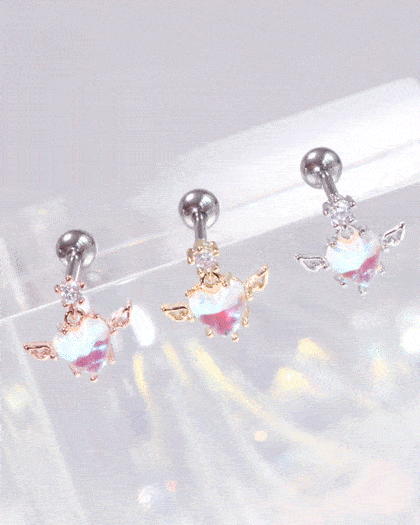 # 透明なしずくが入ったようなオパールカラーのキュービックがポイントのピアッシング! 光を浴びるたびに玲瓏と輝くのが魅力的な製品です。 # サージカルスチールです #color シルバー、ゴールド、ローズゴールド #size 1.1 x 0...