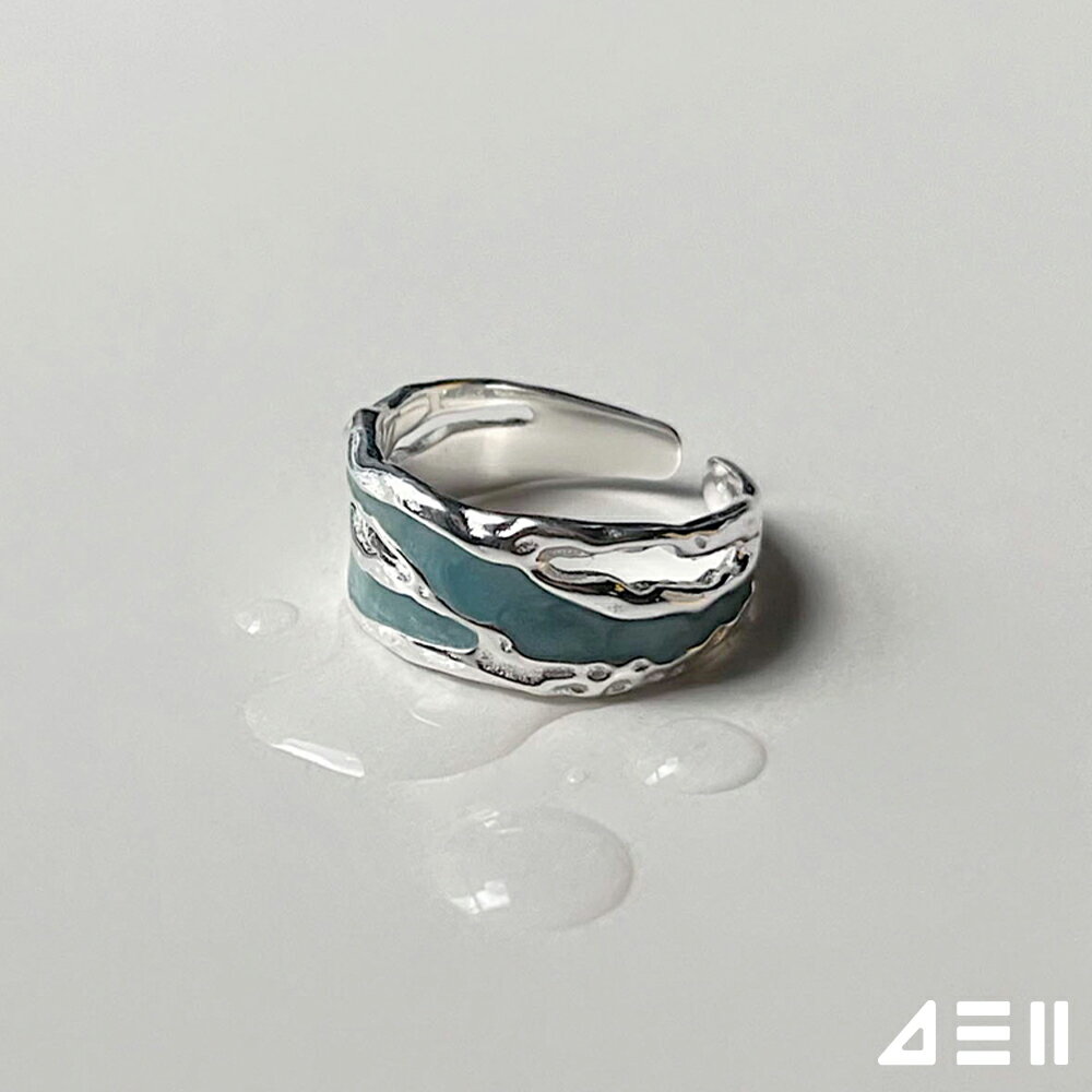 *Material : シルバー925 *Size : - リング幅約3~9mm（最も薄い部分~厚い部分） - 最小サイズ約9号から調節可能なopentype * 基本的に柔らかい性質のシルバー925素材の特性上、無理なサイズ調節時に破損の...