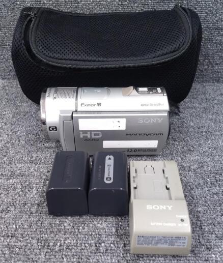 商品情報商品説明動画有効画素数:415万画素 光学ズーム:12倍内蔵メモリ:32GB 記録メディア:メモリースティックPRO DUO【商品説明】この度は当商品をご覧いただき、誠にありがとうございます。商品状態について通常使用による使用感・経...