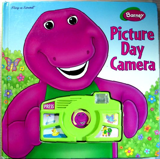 【中古】Barney Picture Day Camera。 言語：英語。発行所：インターナショナル株式会社。2002年発行。商品サイズ：27.9×28×1.3 cm。【中古】Barney Picture Day Camera。 【コンデシ...