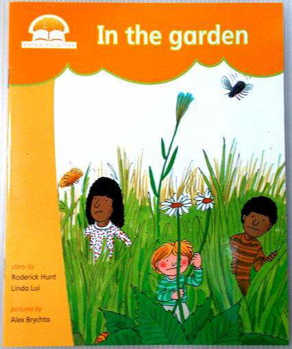 【中古】Oxford Story Tree Orange : In the garden (英語)。 発行所：Oxford。著者：Roderick Hunt。商品サイズ：19.8x16.4 x 0.2cm。24p。 【コンデション＝非常に良...