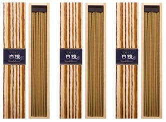 商品サイズ:高さ160mm×幅30mm×奥行25mm(1箱)箱含む重量:約45g(1箱)燃焼時間:約25分穏やかにお部屋に香りが広がるスティック型(棒状)です。穏やかにひろがる素朴な香木白檀の香りです。 心地よい 「 か お り 」 、「 ...