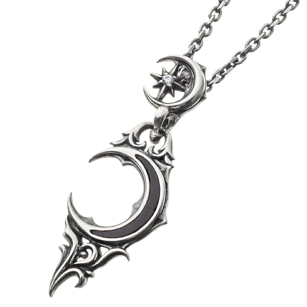 商品情報素材シルバー925シンセティックオニキスクリアジルコニアサイズ縦：35mm(バチカン含み)横：13mm厚：3mm重：3.0g付属品BOXギャランティーカードショッピングバッグ※付属品は変更される場合があります。商品説明新月を抱く、神...